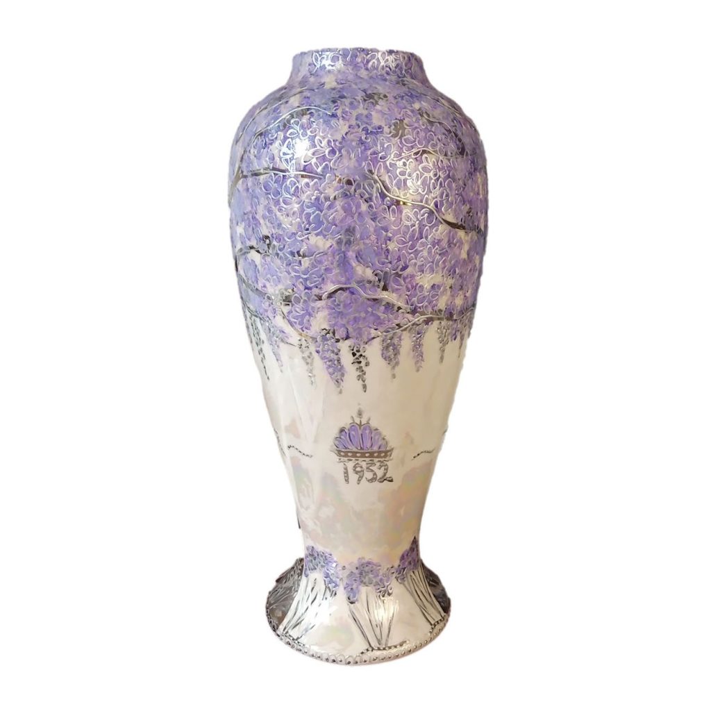 Queen Elizabeth ll Platinum Jubilee 34cm Vase Anita Harris Art Pottery ...